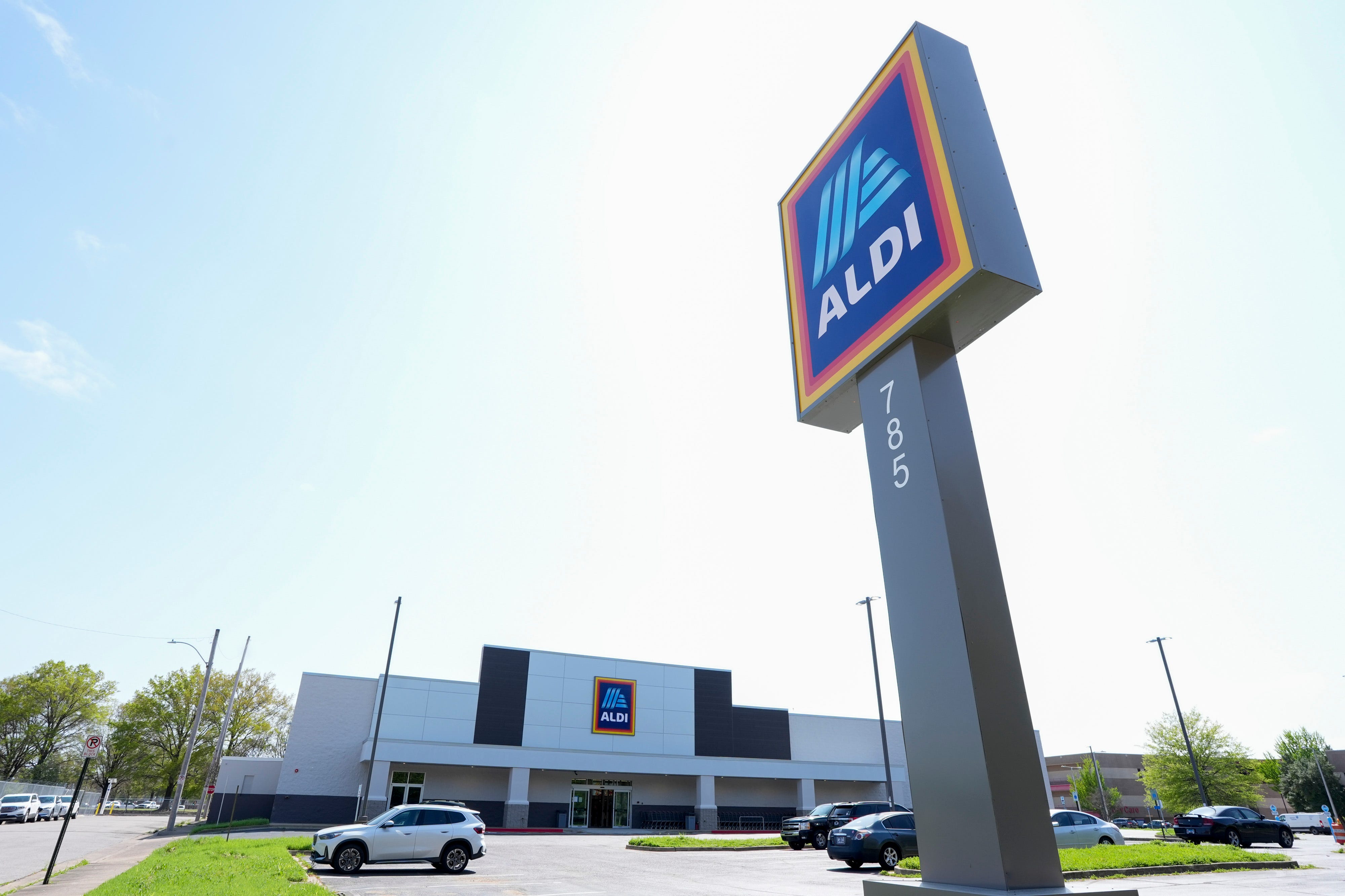 ALDI reducing prices on more than 400 products this summer. Here's ...