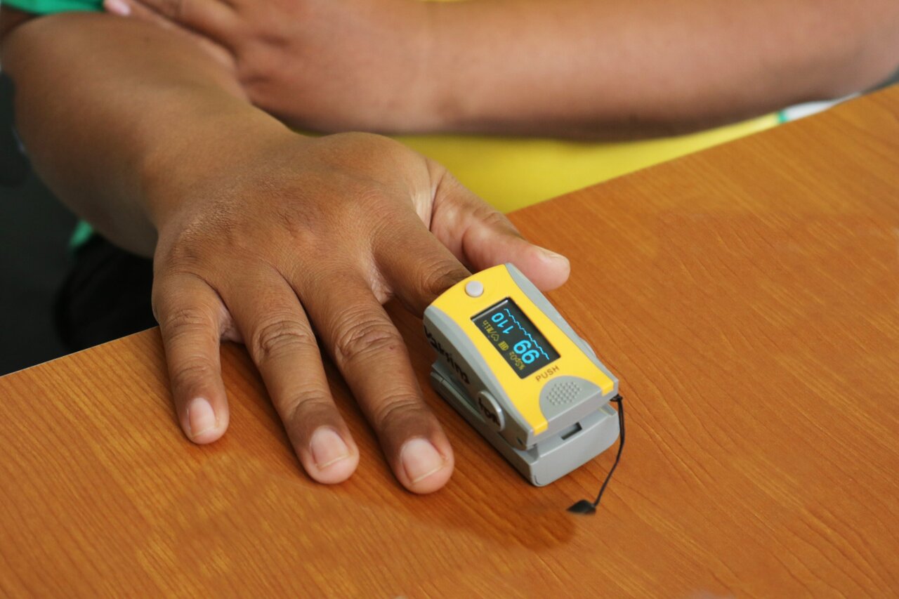 Home fingertip oxygen monitors less accurate for people with darker ...