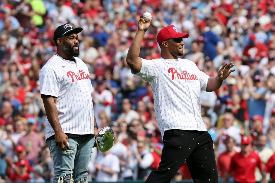Saquon Barkley throws first pitch at Phillies Opening Day