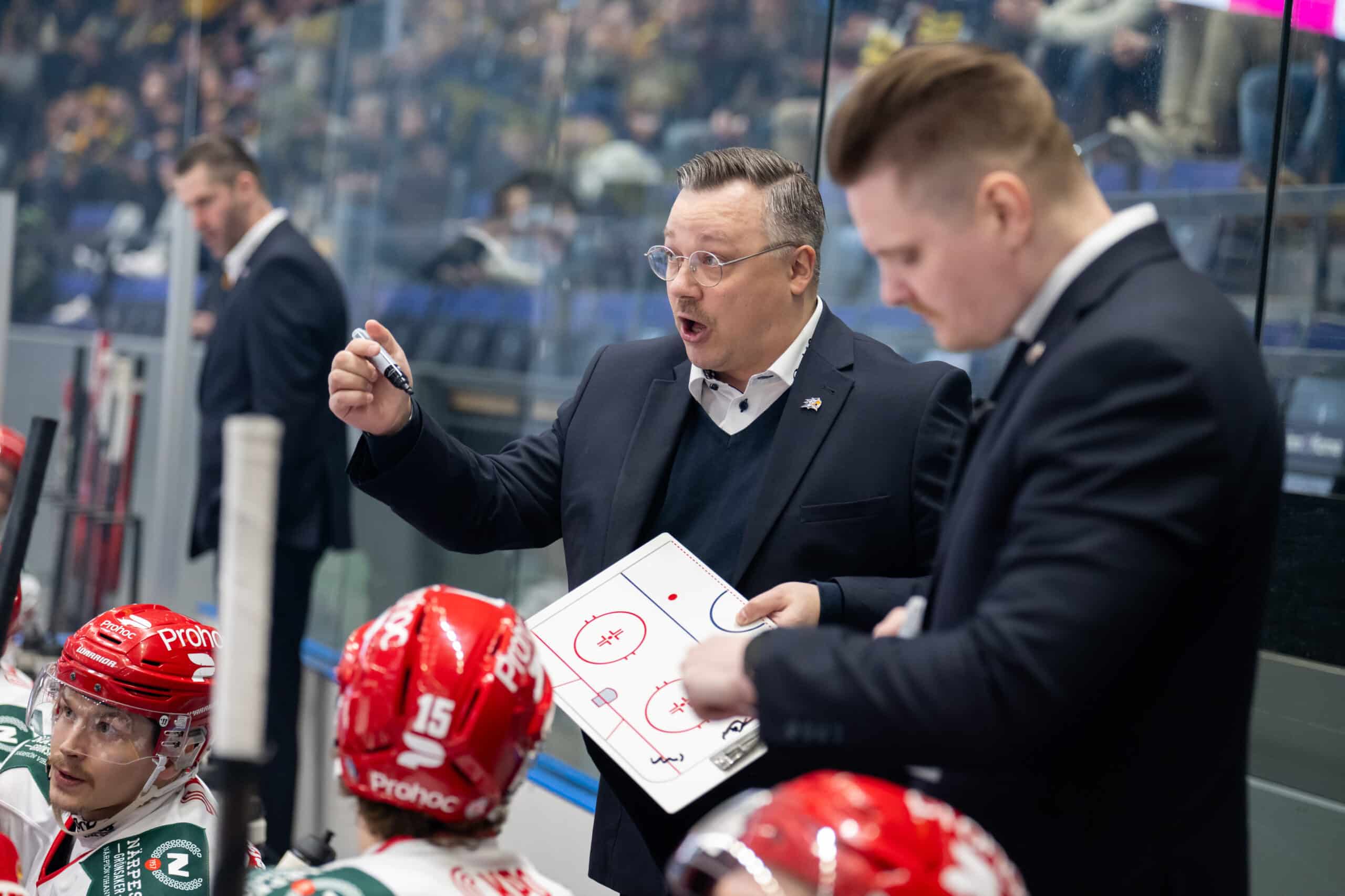 Jokerit pestasi Liigasta potkut saaneen valmentajan – "Laaja kokemus ...