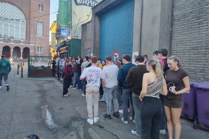 Watch: Fans peg it across Cork city as Kingfishr unveil surprise gig in ...