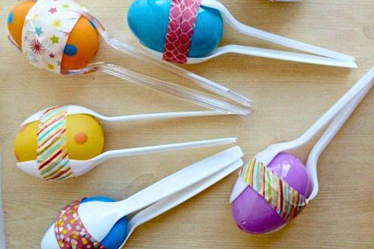 24 crafts with plastic Easter eggs