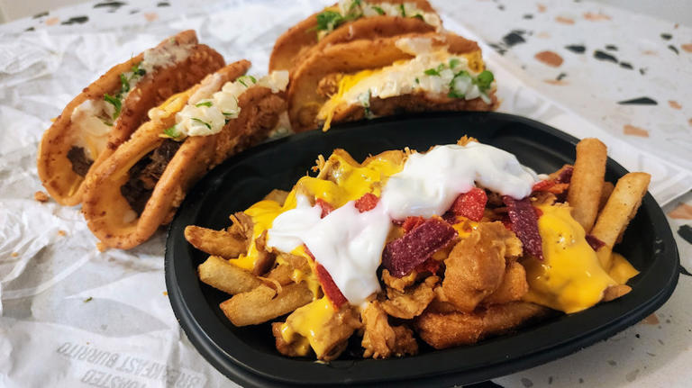 Review: Taco Bell's Newest Chalupas And Loaded Nacho Fries Are Missing ...