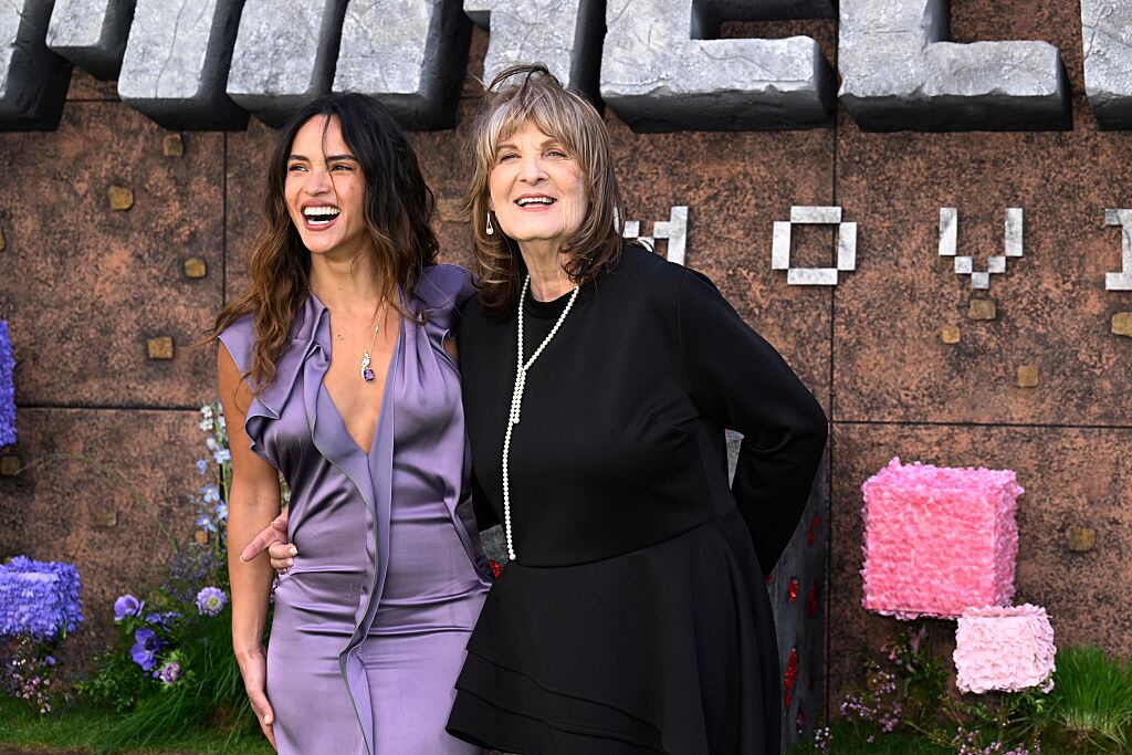 Ella es Coni Momoa, madre de Jason Momoa y así es su relación con su ...