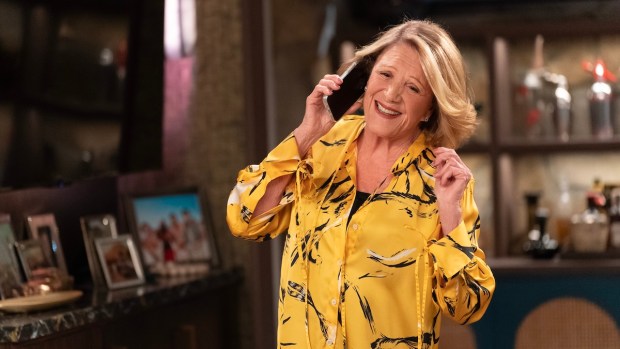 In Memory of Linda Lavin: How the 'Mid-Century Modern' Creators Honor ...