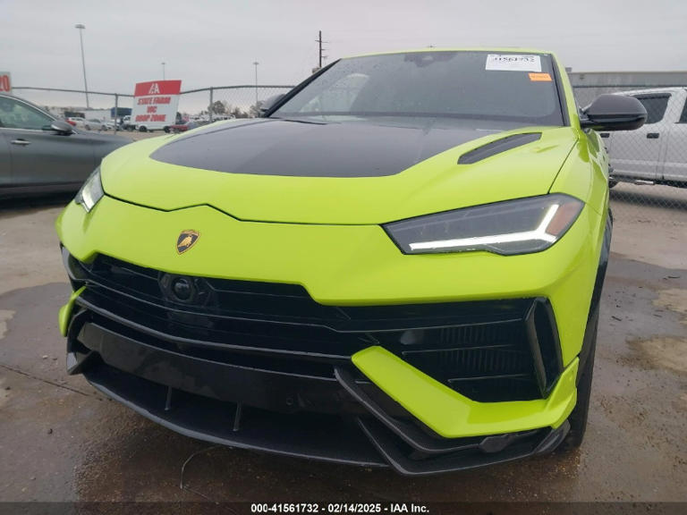 New Lamborghini Urus Totaled Over One Missing VIN Plate