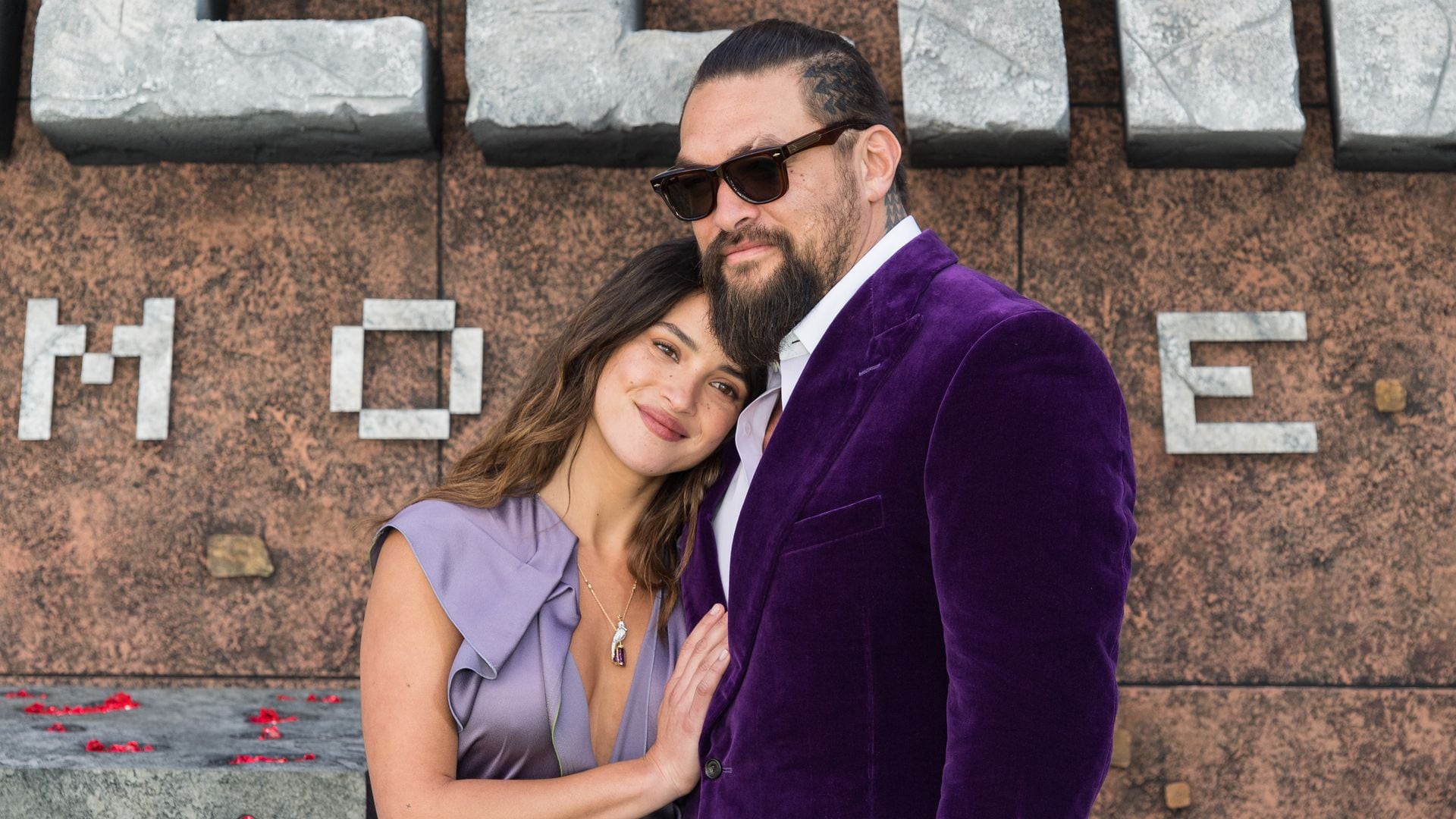 Jason Momoa brings Adria Arjona and Mom to 'A Minecraft Movie' Premiere ...