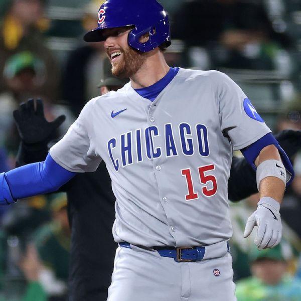 Carson Kelly first Cubs player to hit for cycle in 32 years