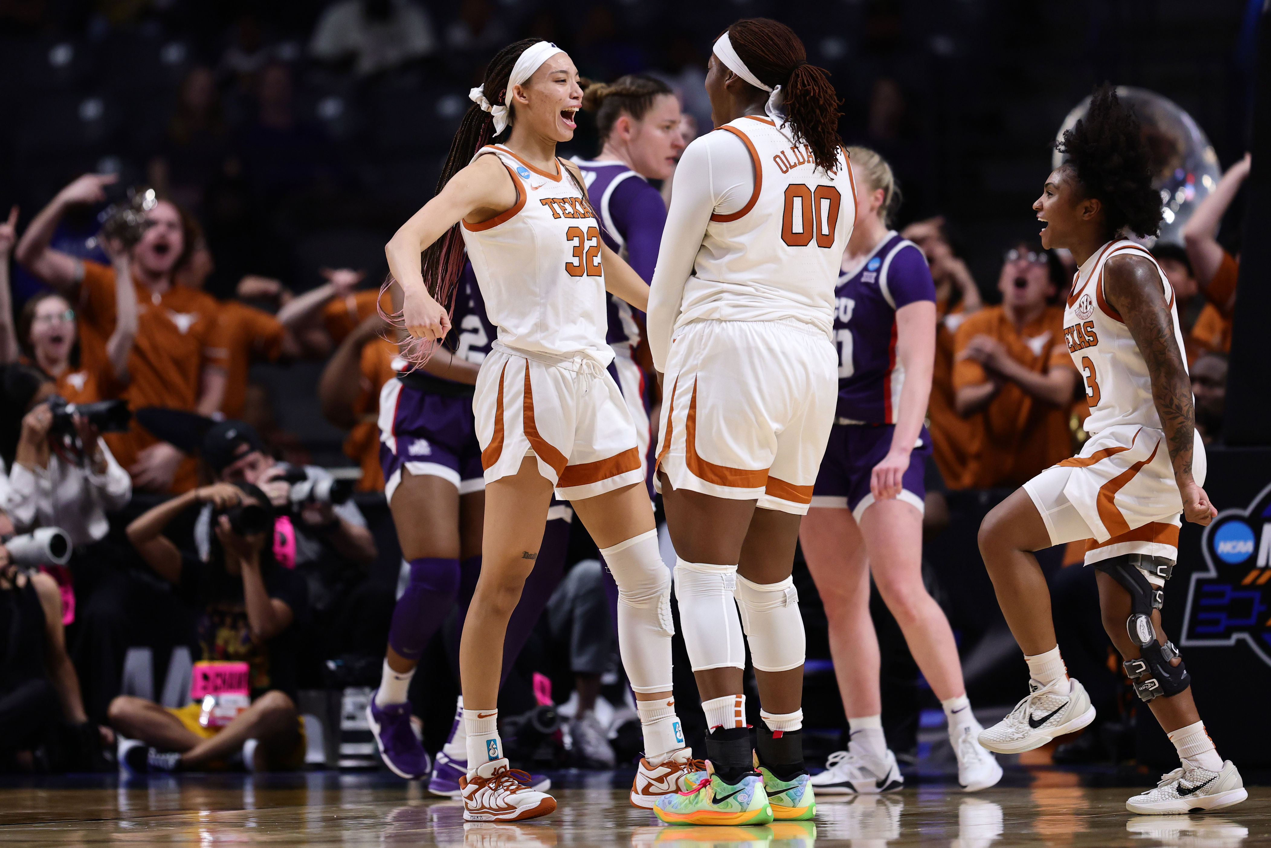 March Madness highlights: Connecticut and Texas round out women’s Final ...
