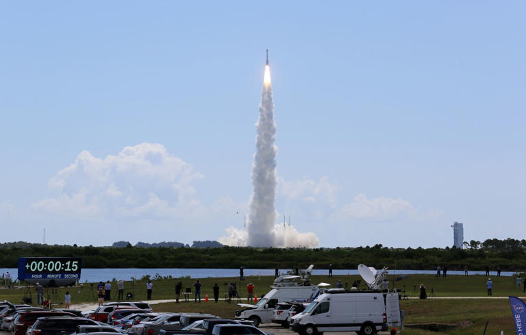 Stuck NASA Astronaut Says Boeing Committed to Starliner Craft