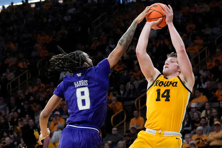 Promising Washington Basketball G Tyler Harris enters transfer portal