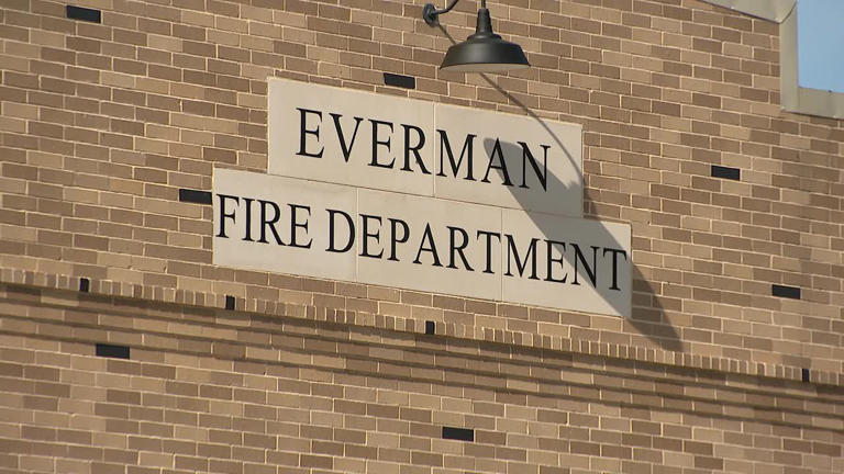 Everman deputy fire chief, another man charged with sexual assault