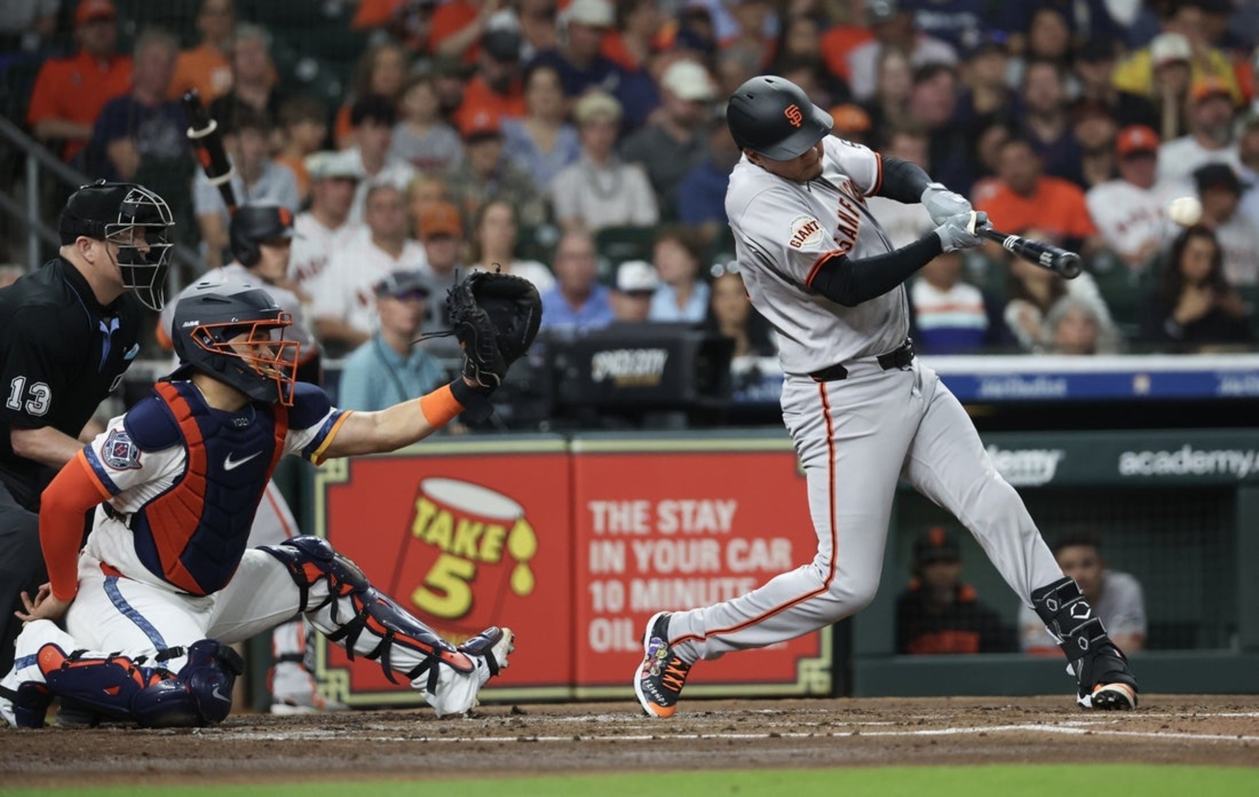 Giants' Jordan Hicks stars in homecoming win over Astros