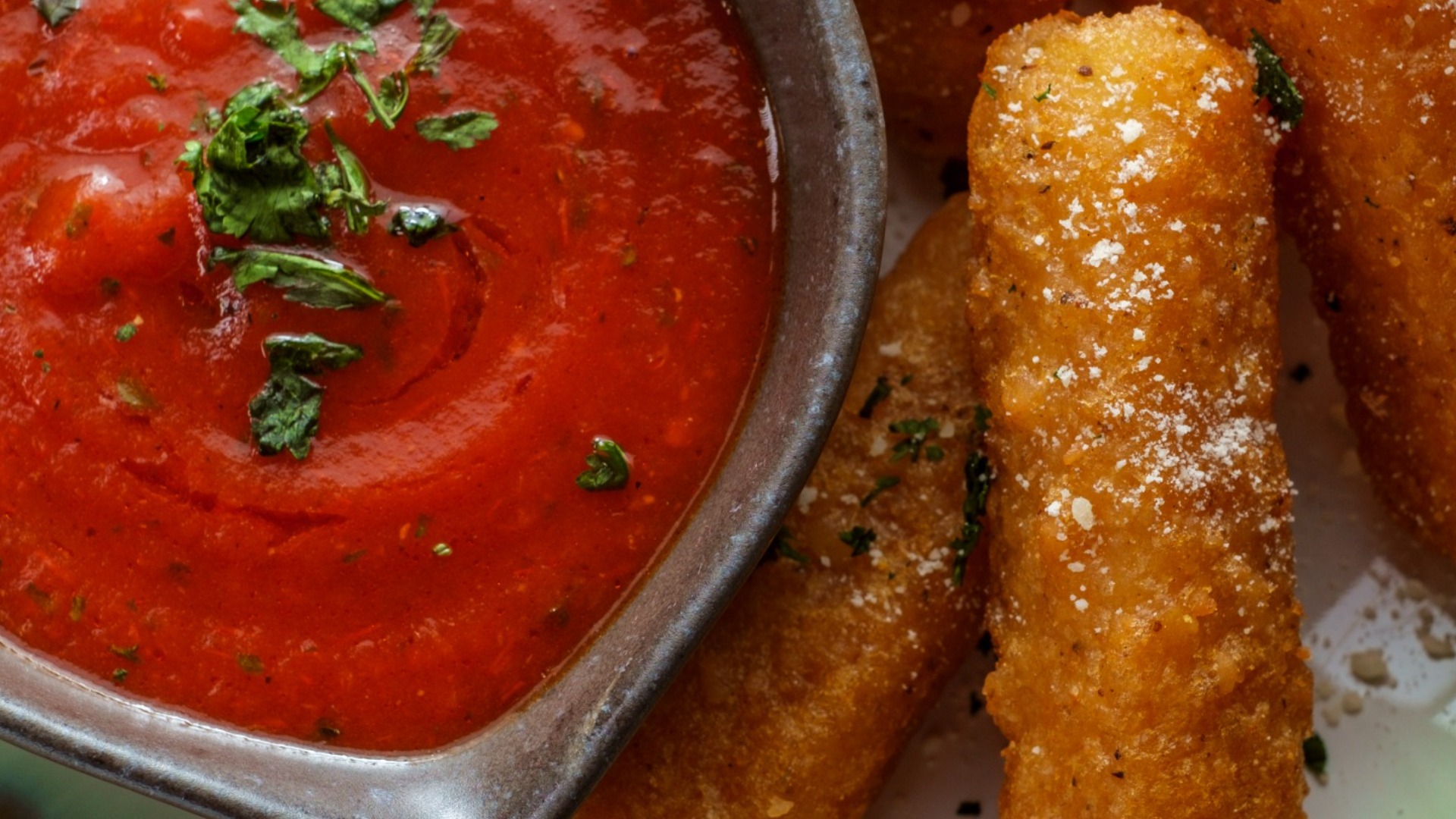 12 Things You Should & Shouldn't Order At A Cheap Restaurant