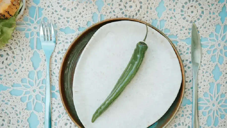 Health Benefits of Eating Green Chilli Daily! Click here to know more ...