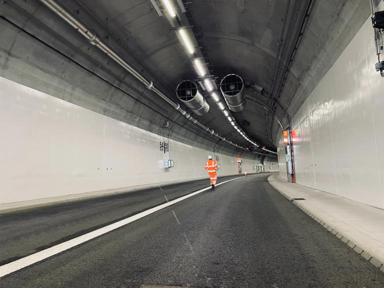 London travel news LIVE: Severe delays on the Victoria line