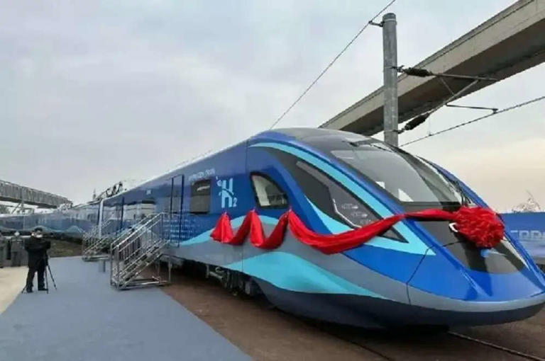 India’s First Hydrogen Train Makes Its Debut Today – A Green Revolution ...