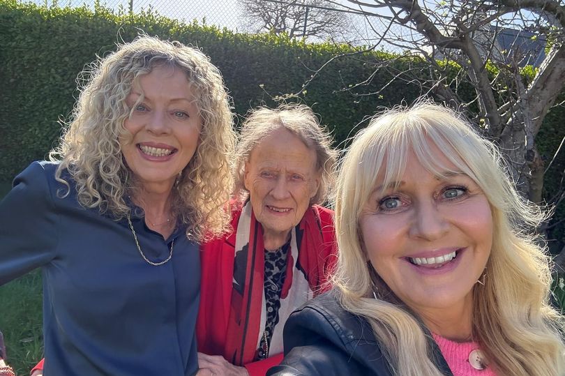 Miriam O'Callaghan poses in sweet photos with her mum and sister Kathleen