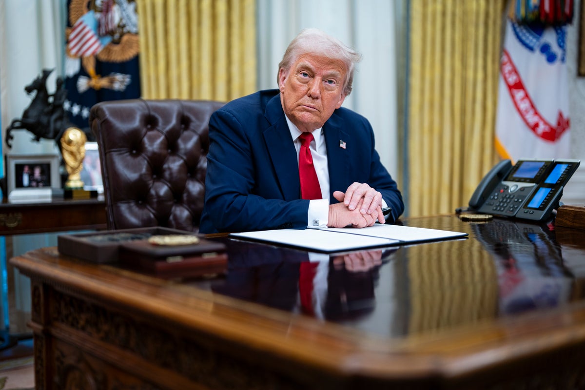 Trump aides ‘caught by surprise’ after president reveals he’s settled ...