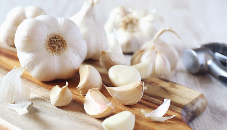 10 Amazing Benefits of Using Garlic for Skin and Hair