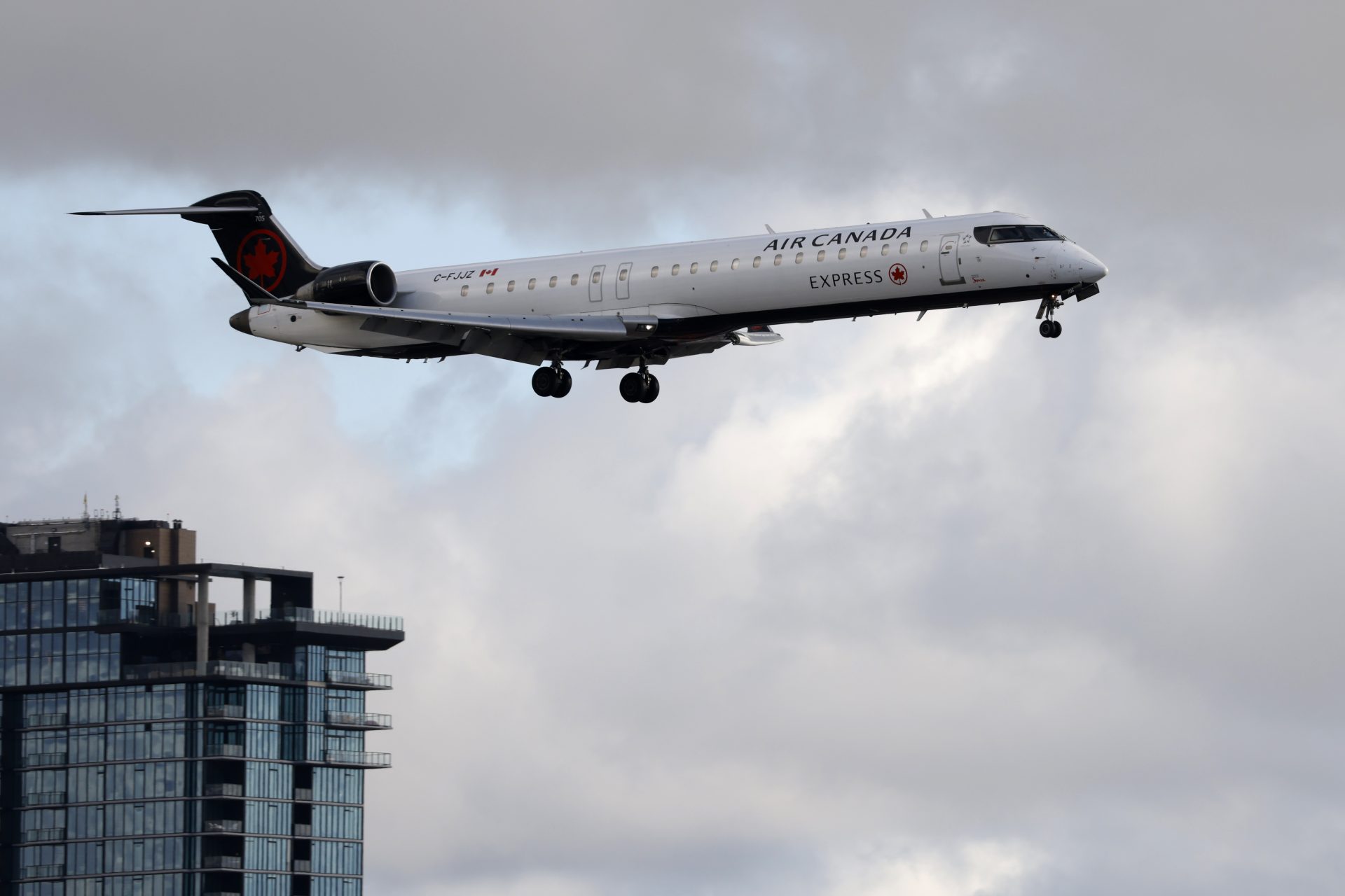 Safety concerns prompt some Canadians to rethink travel to the US