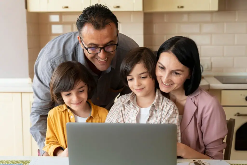 Tech-Savvy Parenting: 6 Smart Strategies to Raise Digitally Responsible ...