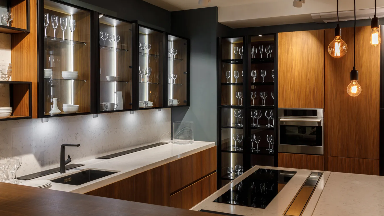 Designers say these kitchen styles are starting to lose their appeal in ...