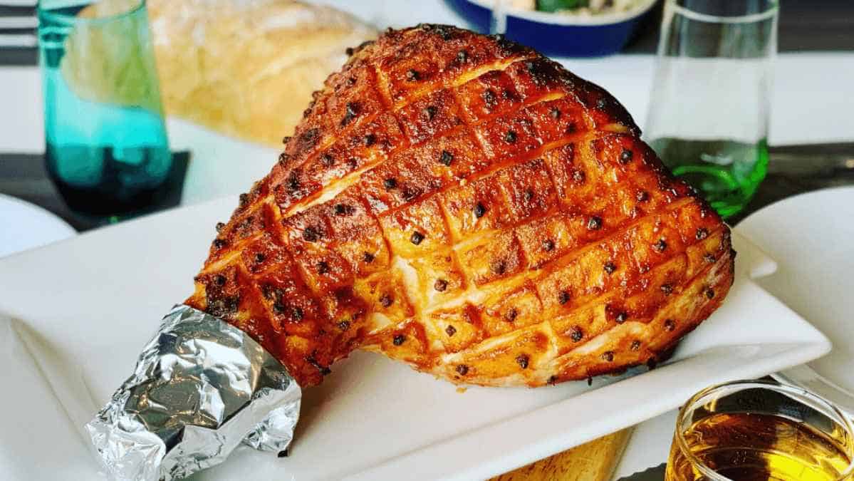 These 17 Easter Hams Deserve Their Own Spotlight