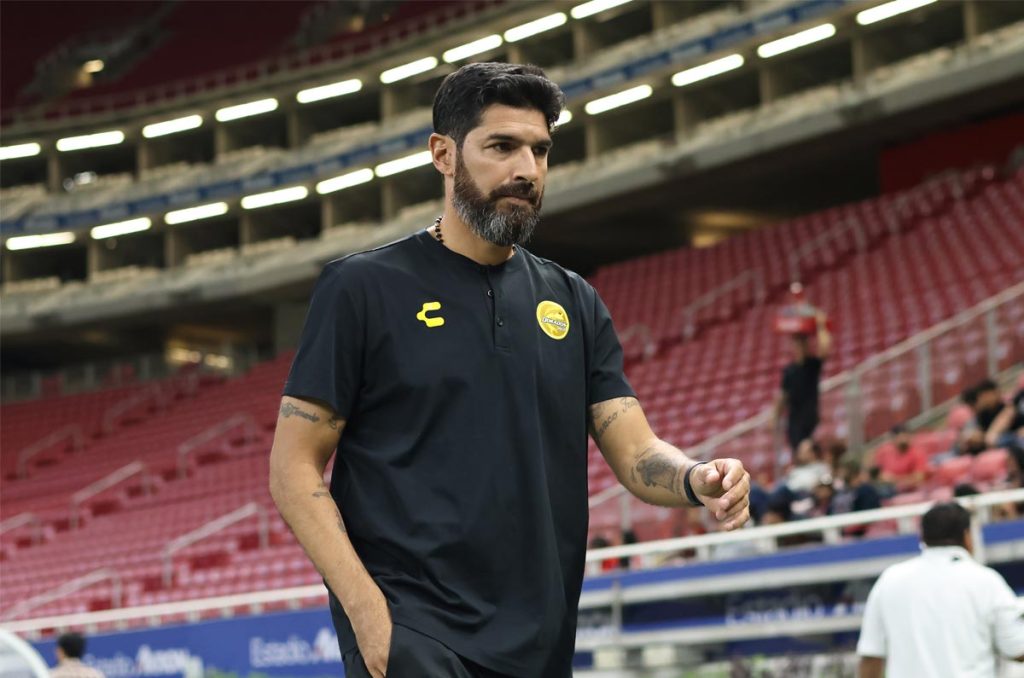 Loco Abreu ya está dirigiendo a Xolos de Tijuana