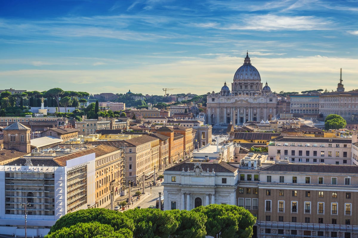 Tourist dies after gas explosion in Rome