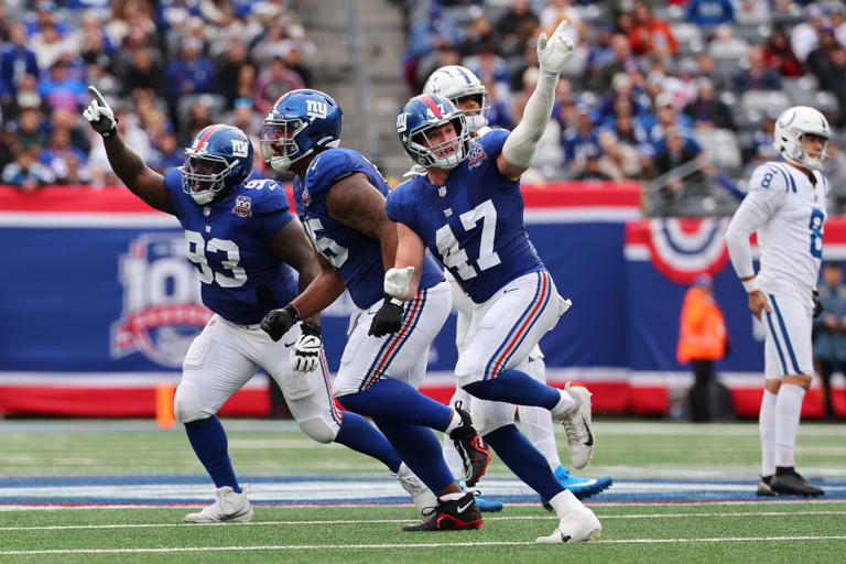 New York Giants re-sign linebacker Ty Summers