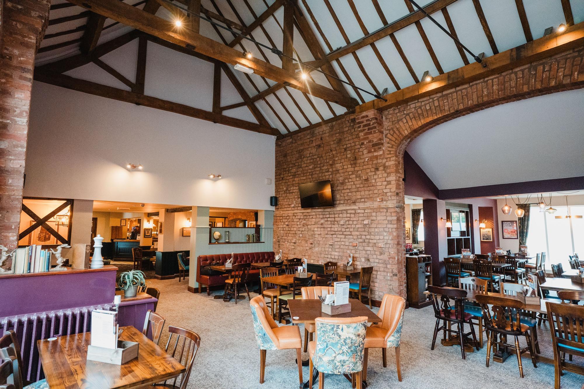 PHOTOS: The new look Barn Owl is here: Worcester pub reopens following ...