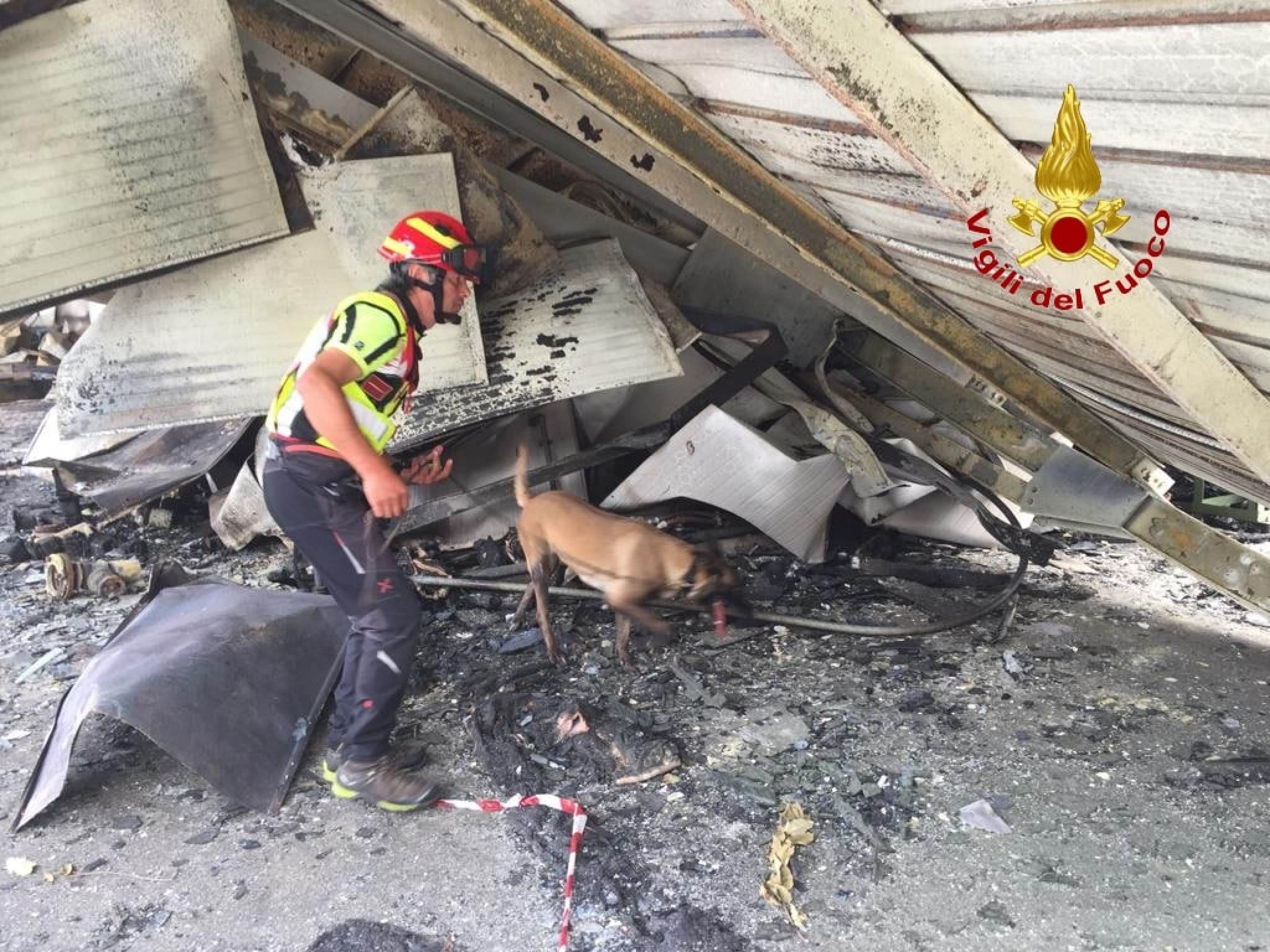 Incendio all'Inalca, non si esclude il dolo, usato cane speciale