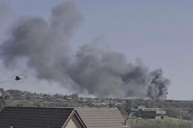 Huge fire breaks out at Cumbernauld industrial estate as emergency ...