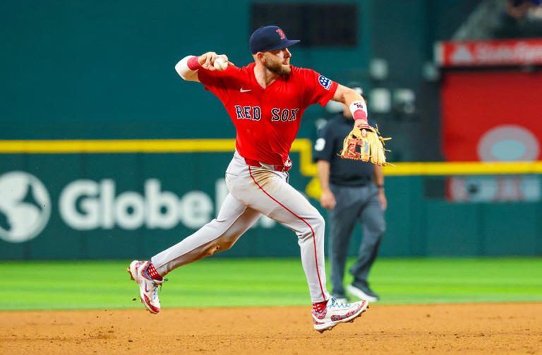 Red Sox give Garrett Crochet $170 million contract after blockbuster trade