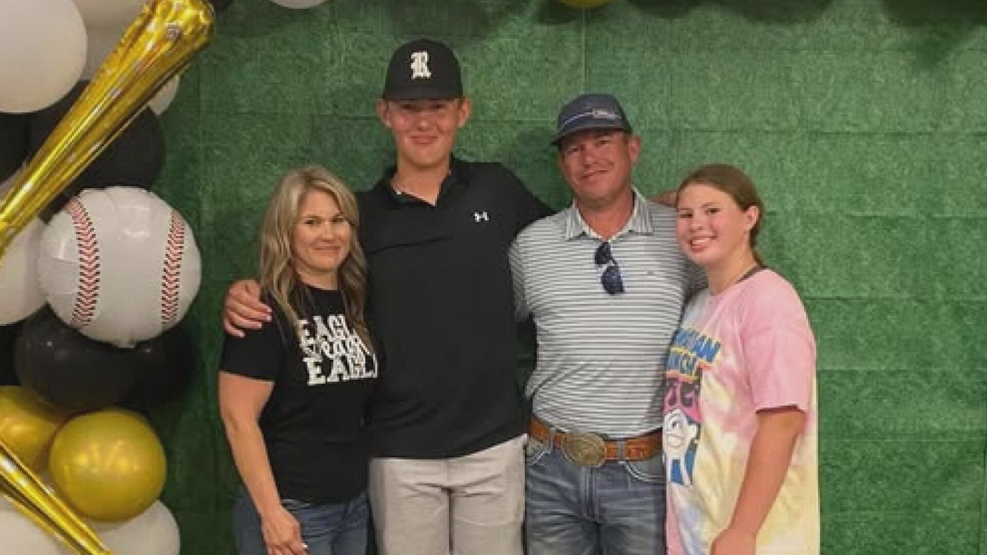 Rogers ISD high school baseball player, parents killed in accident on ...