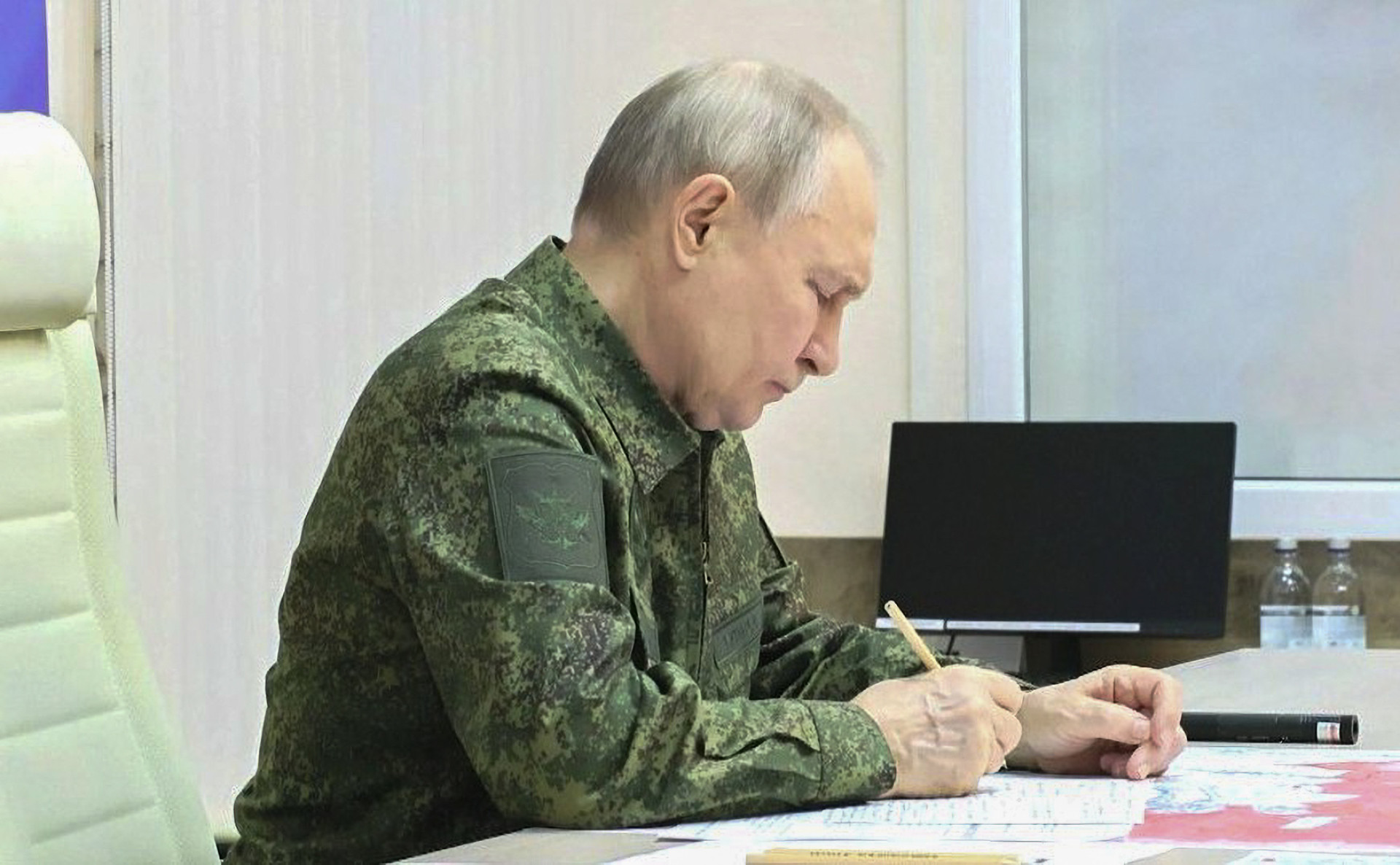 Putin issues biggest Russian military call-up in over a decade