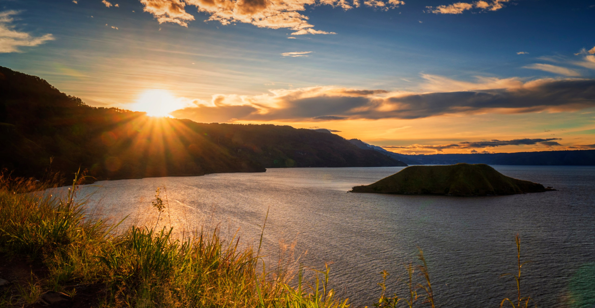 Islands inside islands: Impressive recursive islands around the world