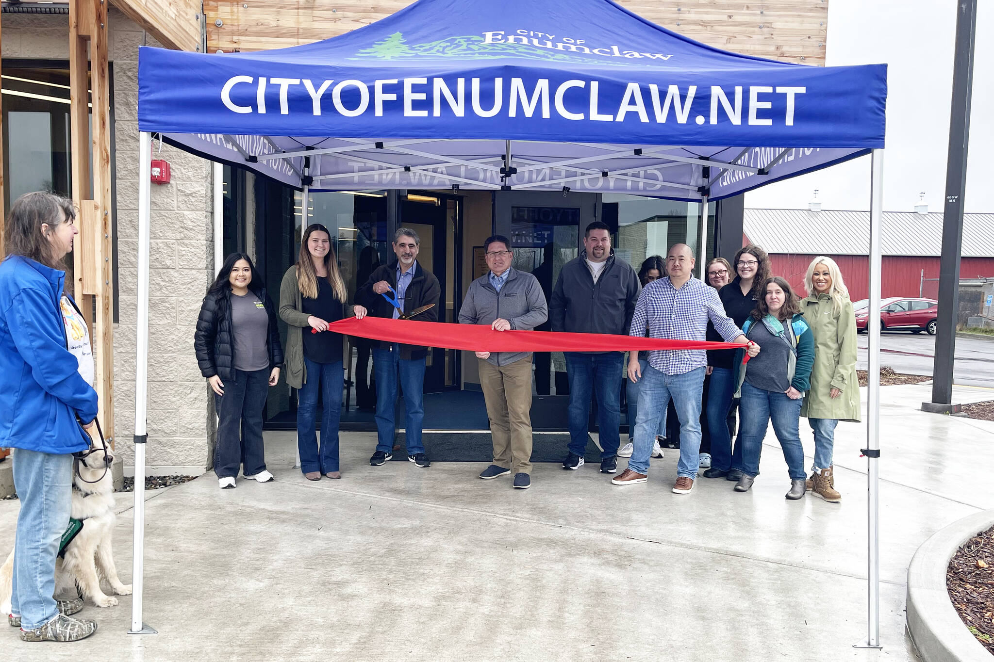 Enumclaw celebrates pool project completion