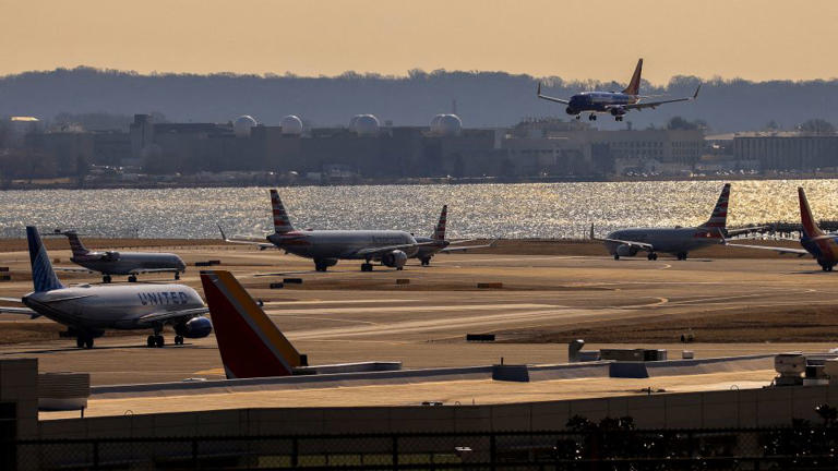 ‘Something was missed’ at Reagan National Airport. What experts have to ...