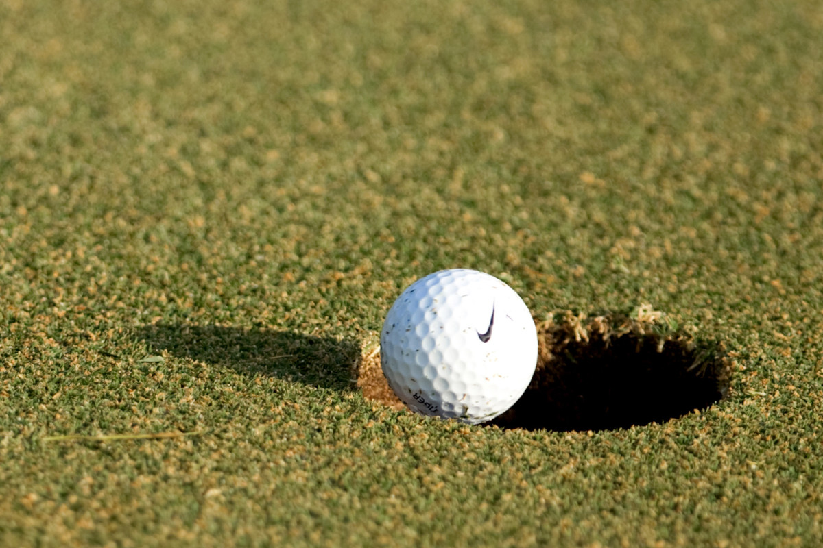 Nike Is Selling $160 Air Max Golf Shoes for Only $89: ‘Game-Changing ...