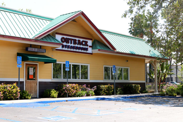 Outback Steakhouse Struggles as Texas Roadhouse and LongHorn Rise in ...