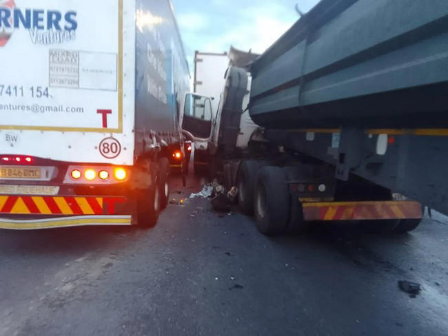LOOK: Over 20 vehicles crash on the N12 Westbound at Edenvale Road ...