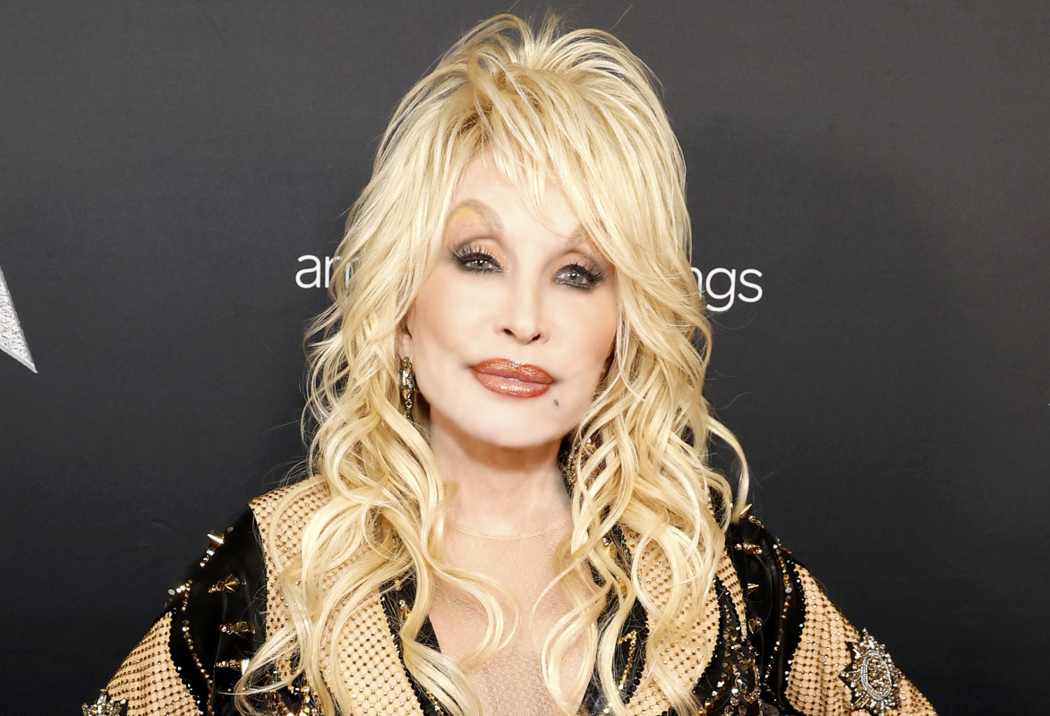 Dolly Parton Reveals Late Mother's Life Advice in 'Classy' Video