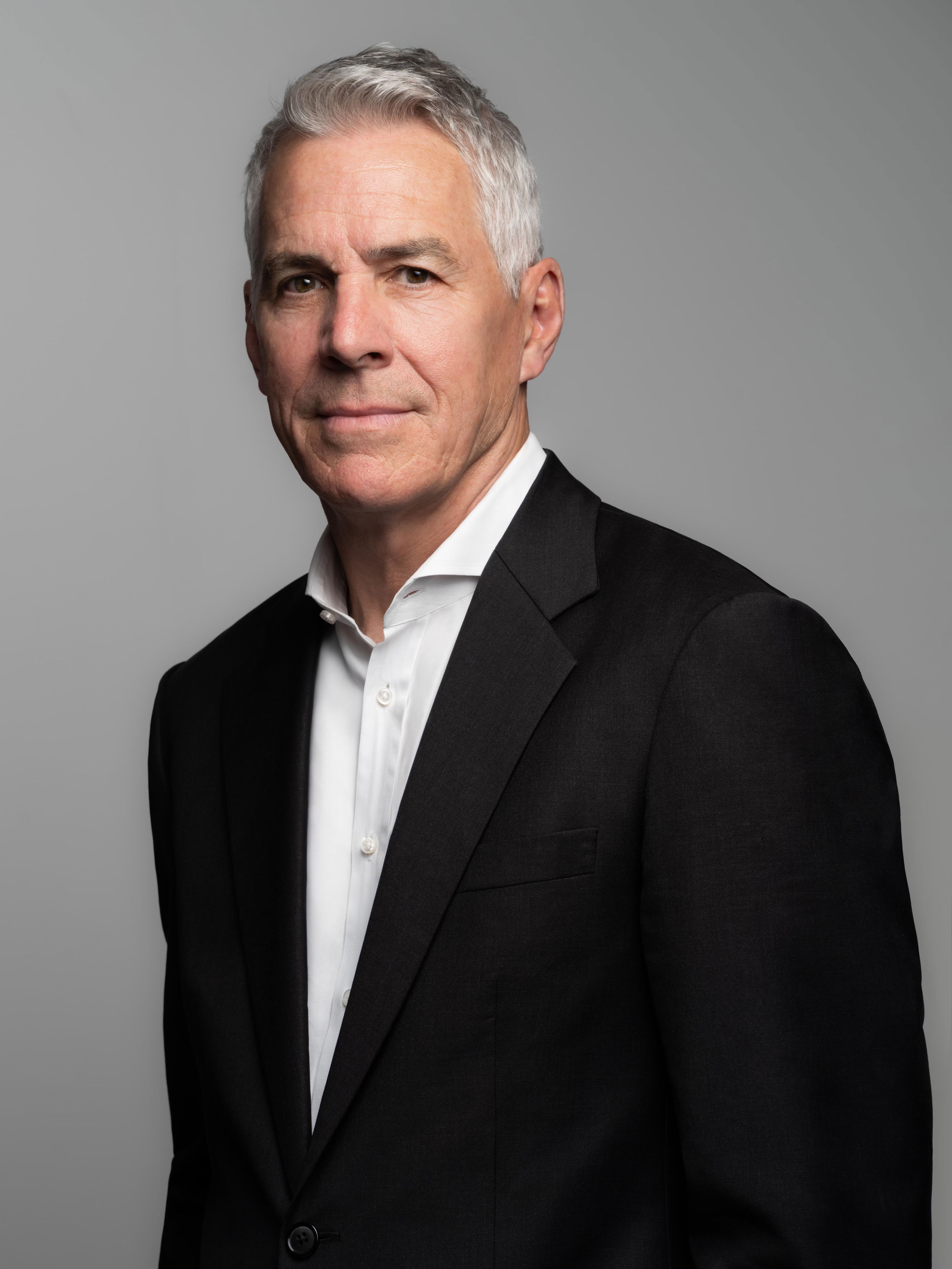 In John Kenney’s comic novel, an obituary writer’s joke goes wrong