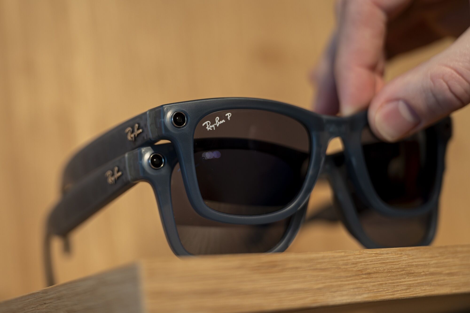 How Meta’s Upcoming $1,000+ Smart Glasses With a Screen Will Work