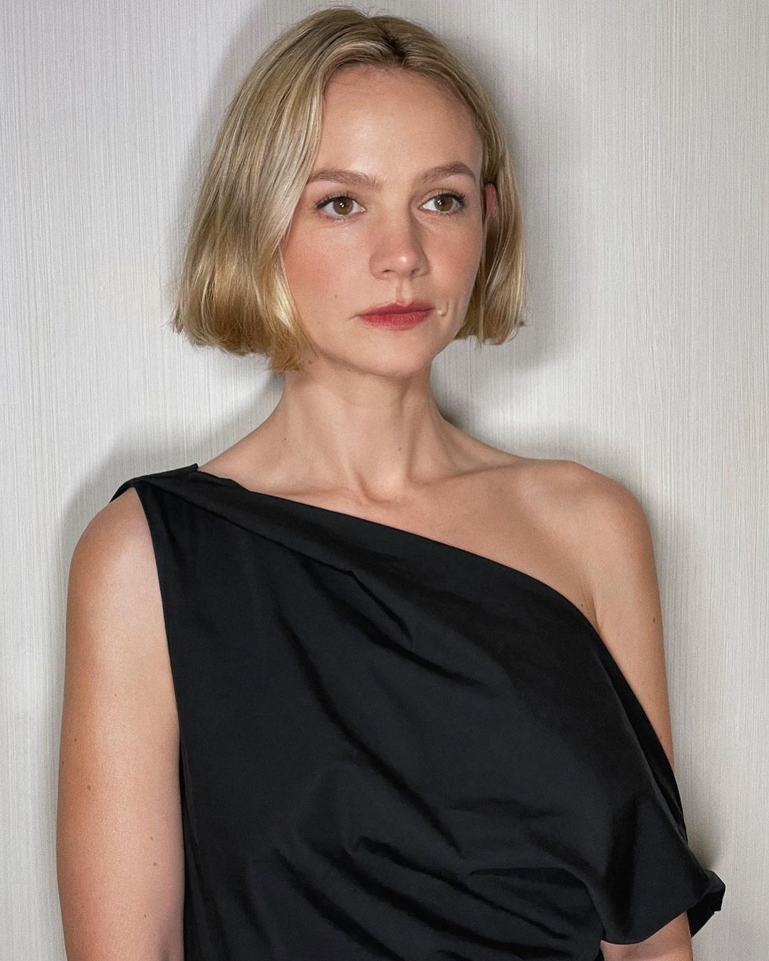 Kelly Clarkson Just Cut Her Hair Into a Short Swishy Bob