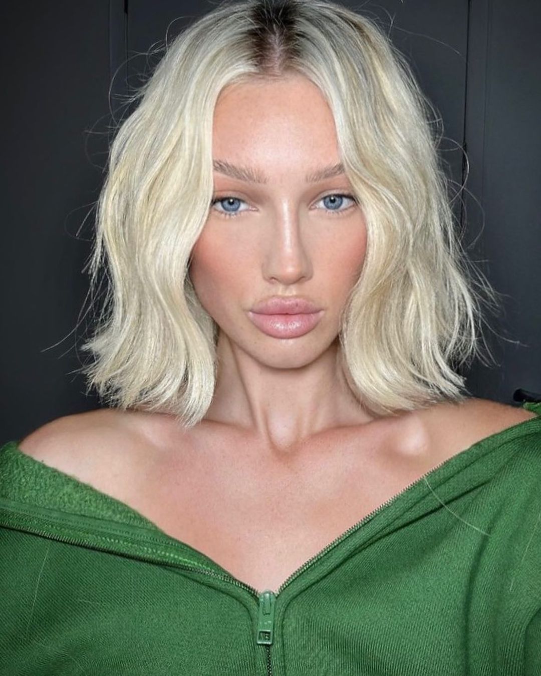 Kelly Clarkson Just Cut Her Hair Into a Short Swishy Bob