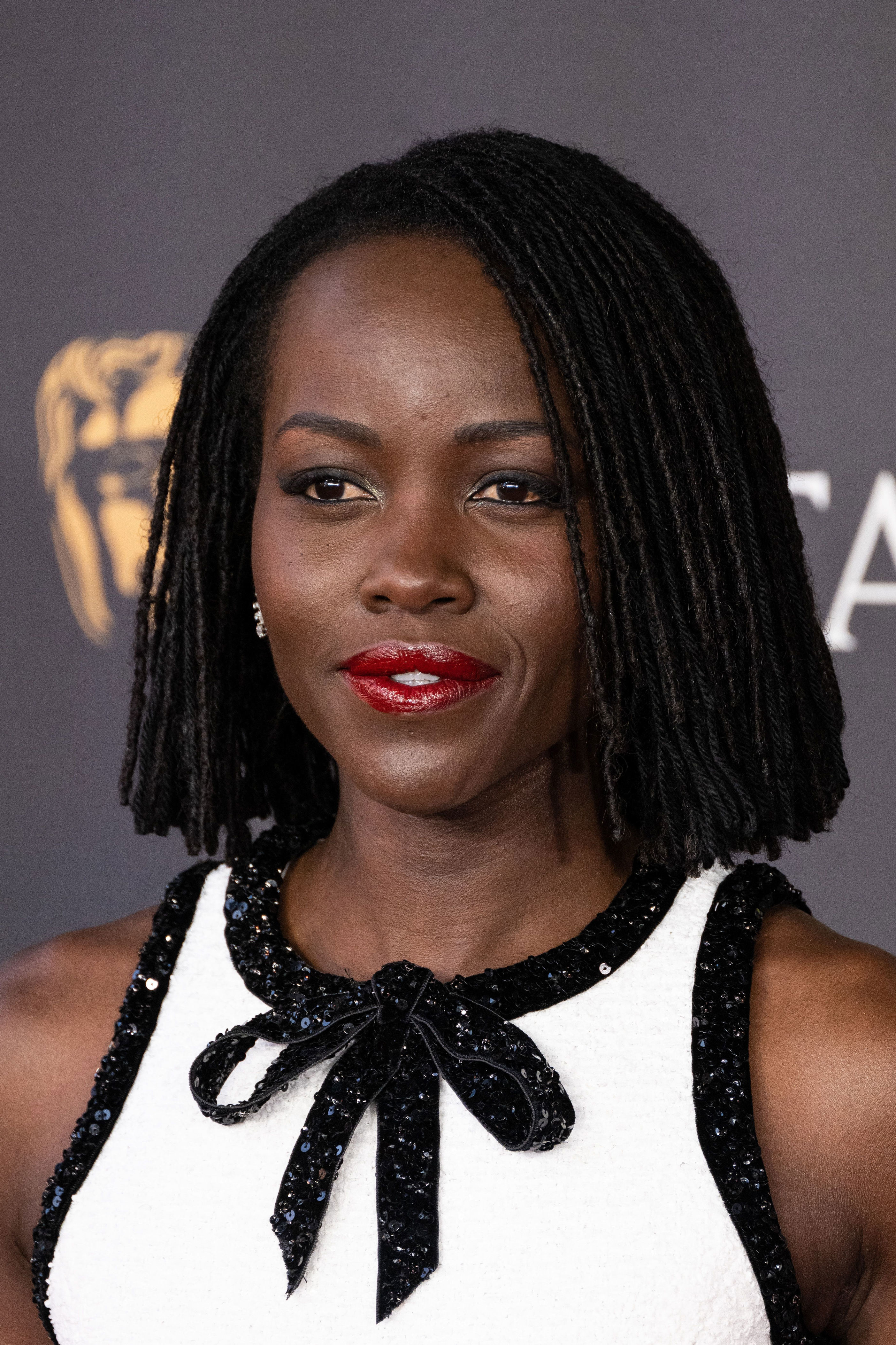 Kelly Clarkson Just Cut Her Hair Into a Short Swishy Bob