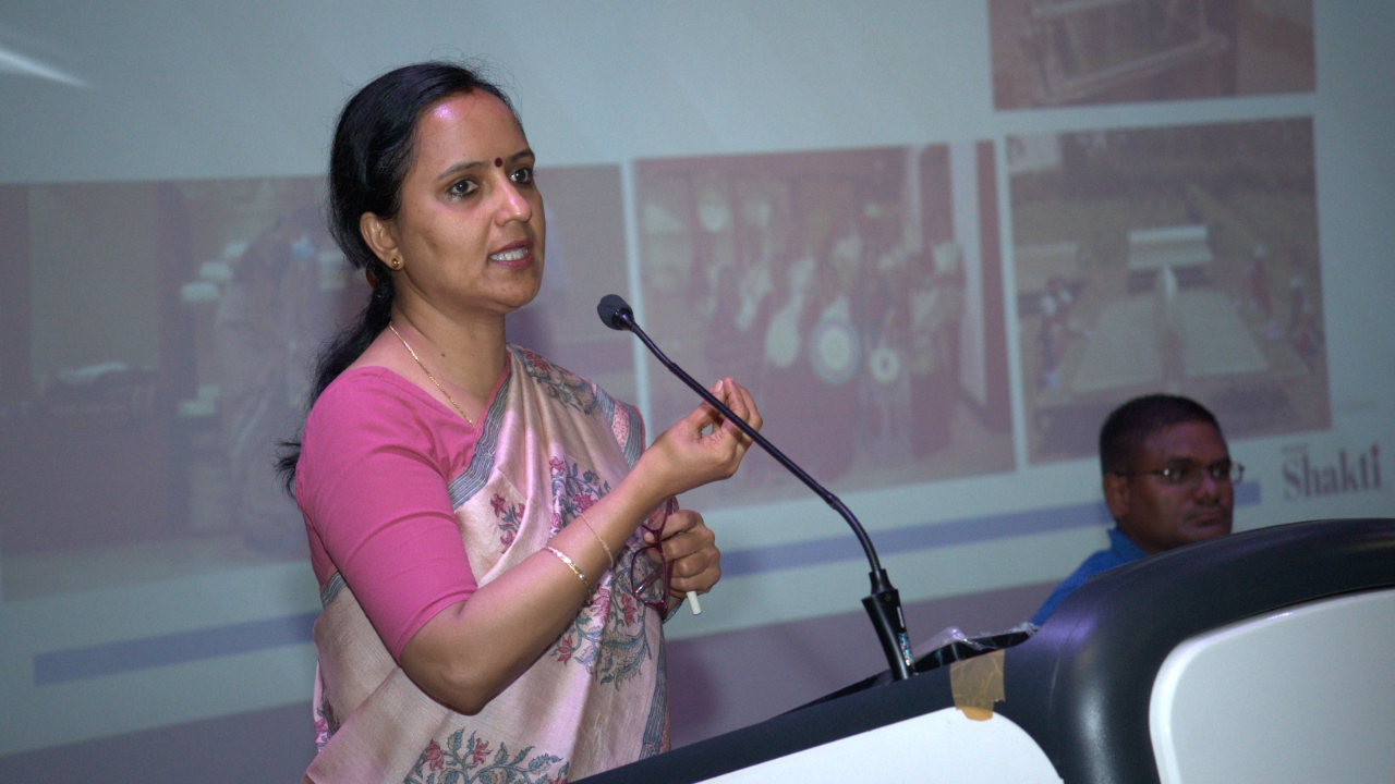 Meet Kamya Mishra, Bihar's 'Lady Singham' Who Became IPS At 22, Stepped ...